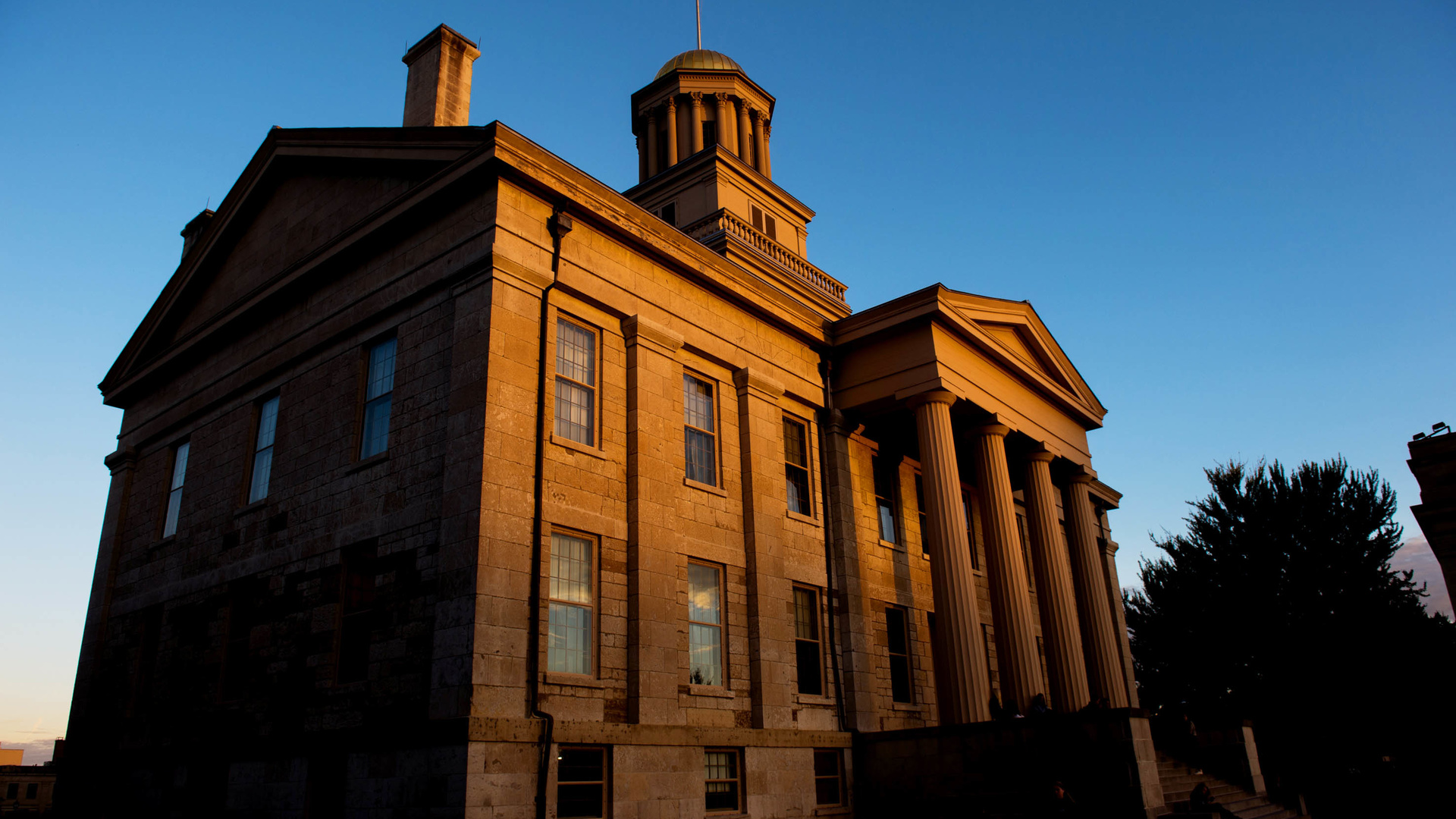 Cost and Aid | The University of Iowa